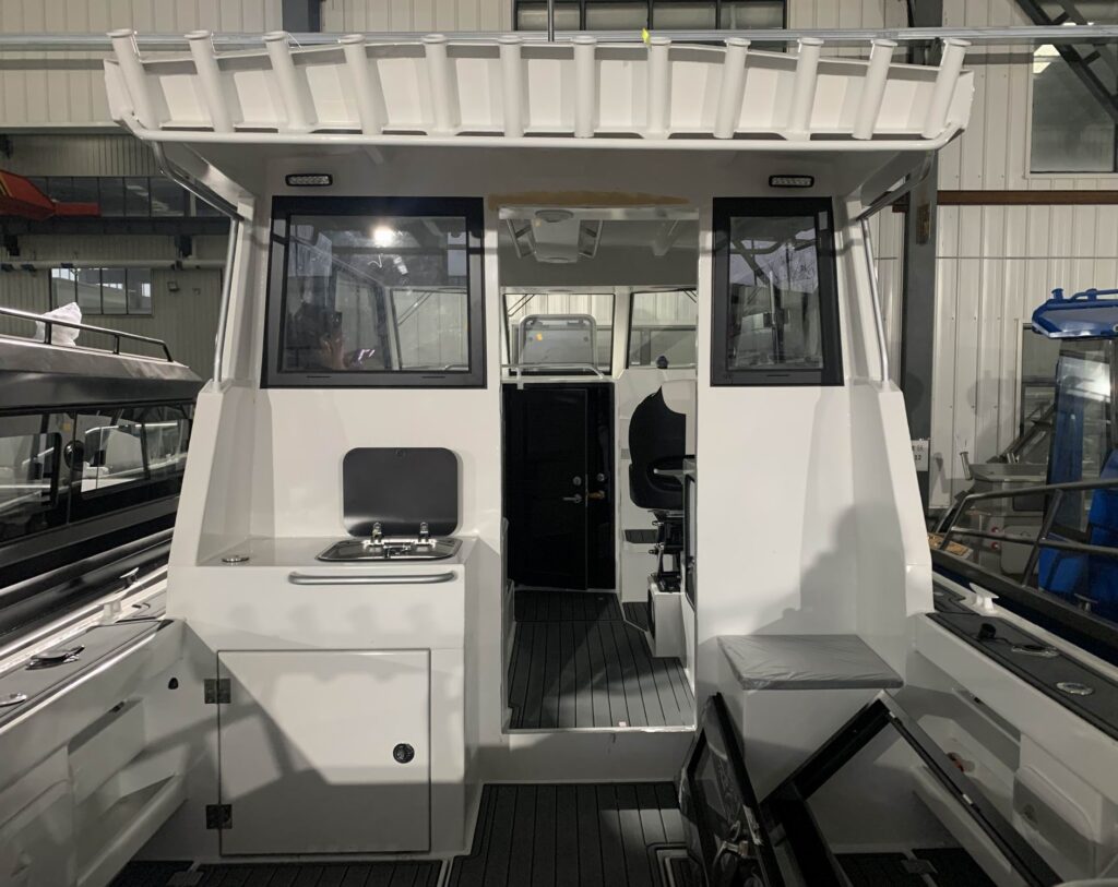 8.8m Shark Cat - Sea Raider